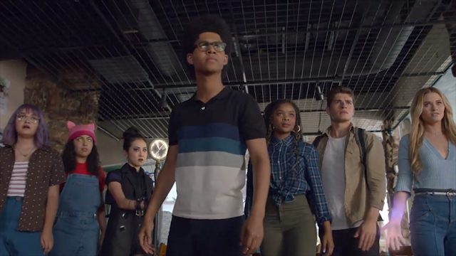The Runaways Use Their Powers As a Team in New Promo