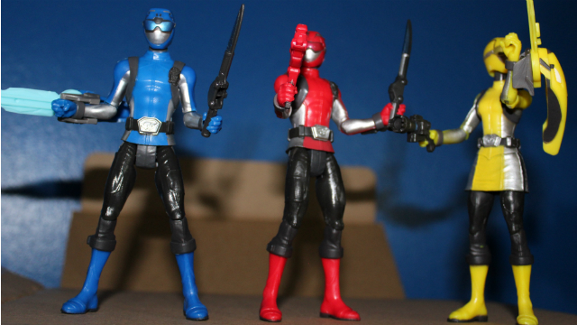 Review: Hasbro's First Bargain Power Ranger Figures