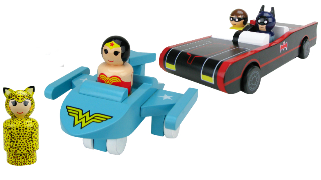 Exclusive Reveal: Batman and Wonder Woman Comic-Con Pin Mates