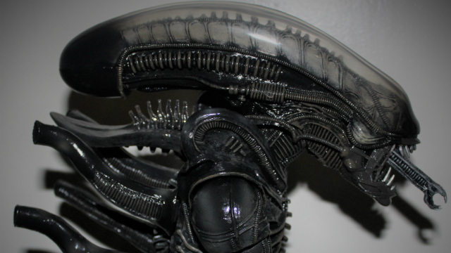 Review: 40th Anniversary Quarter-Scale Alien Action Figure