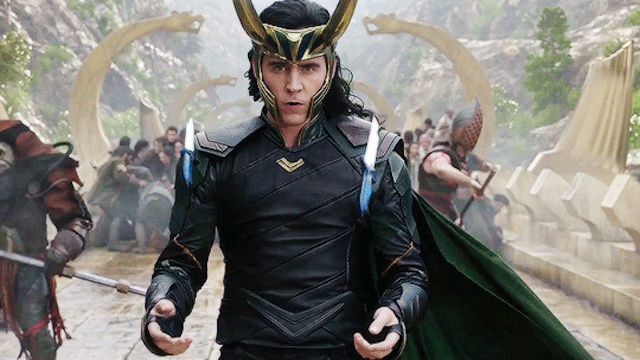 Tom Hiddleston Reveals the Origin of Loki's Passion for Knives