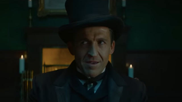 Jonathan Cake Discusses The Shade's Role in Stargirl Season 2