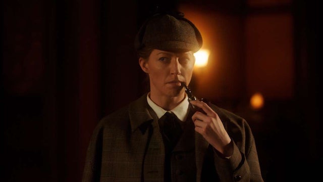 Ava Homages Sherlock Holmes in Legends of Tomorrow Episode 6.12 Pics