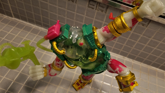 Toy Review: Entertainment Earth Exclusive TMNT Glowing Mutagen Man