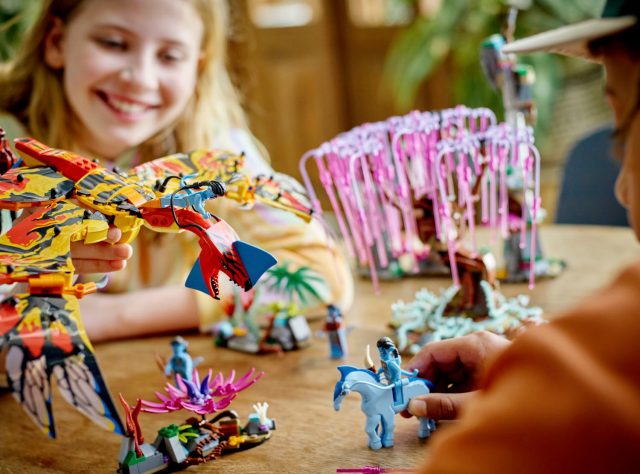 LEGO Reveals Its First Avatar Set, From the Original Movie