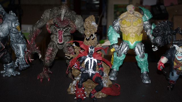 Toy Review: Spawn Boxed Figures Series 2 and Bloody Variants