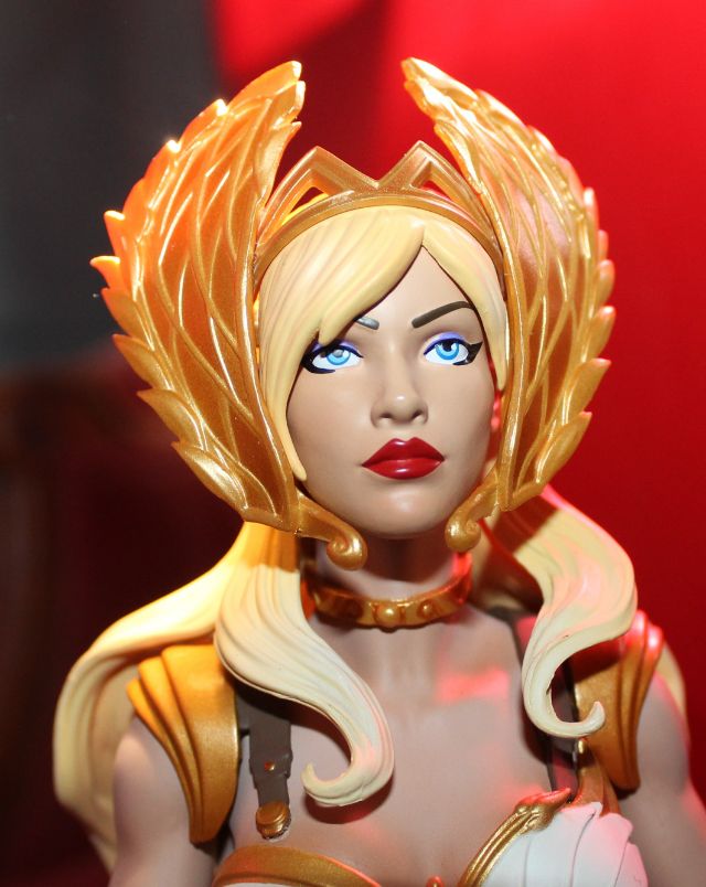 Toy Review: Mondo Toys' Masters of the Universe She-Ra