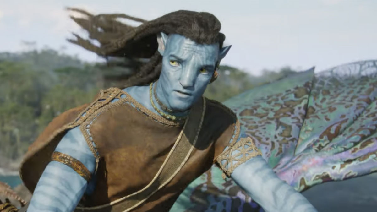 Avatar 2 Cast Poses In Water Tank For a New Behind-the-Scenes Photo