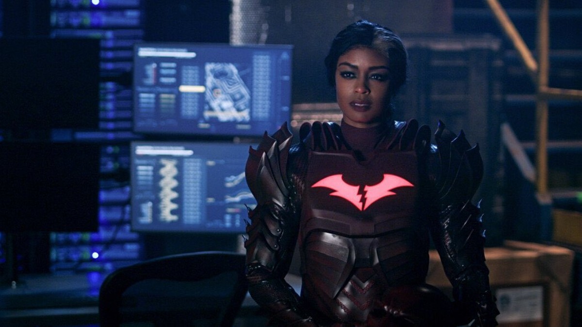 Earth-2 Metahumans Unite in New Photos from The Flash