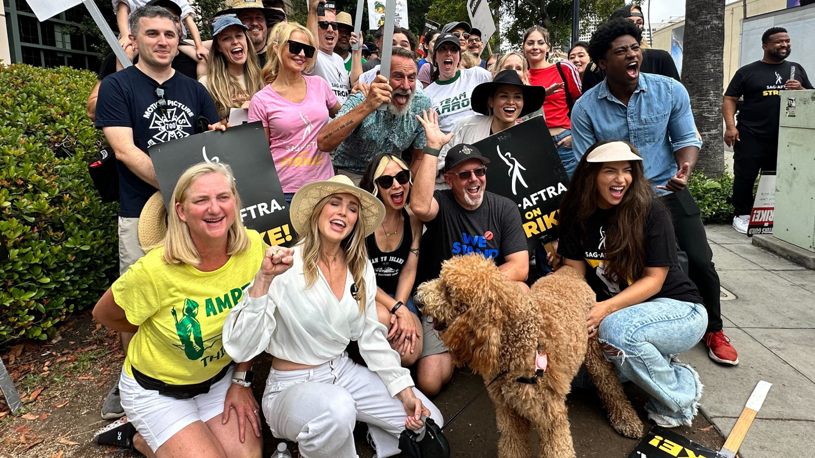 Arrow Cast and Crew Reunite at WB Picket