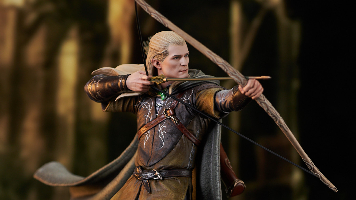 First Look: Diamond Select Lord of the Rings Legolas Diorama