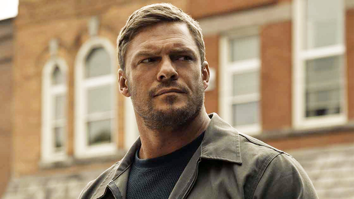 Batman: Alan Ritchson Explains Why He's Right to Play the Dark Knight ...