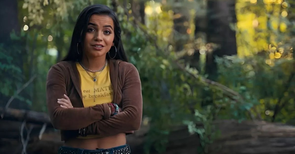 Superman: Isabela Merced Hypes Playing Hawkgirl, Working With James ...