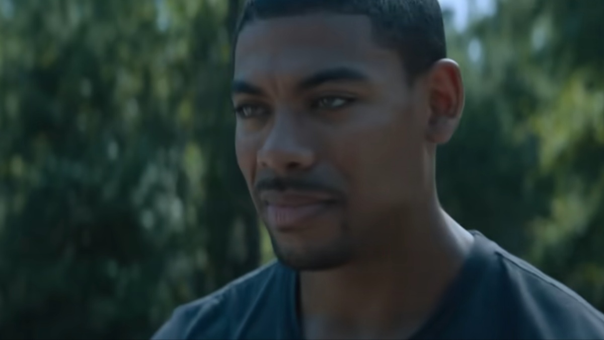 Lanterns Set Photos Show Aaron Pierre in Action (Without Green Lantern ...