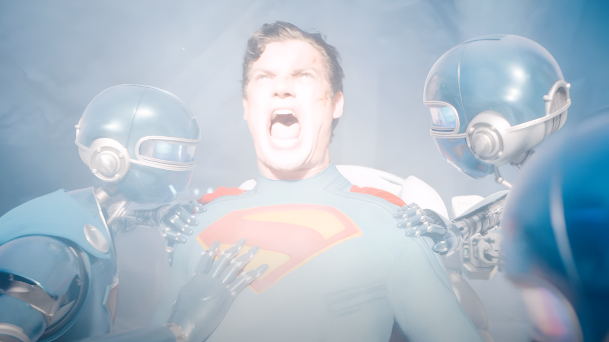 Why Superman Is in Pain With Earth's Yellow Sun in New Trailer Video