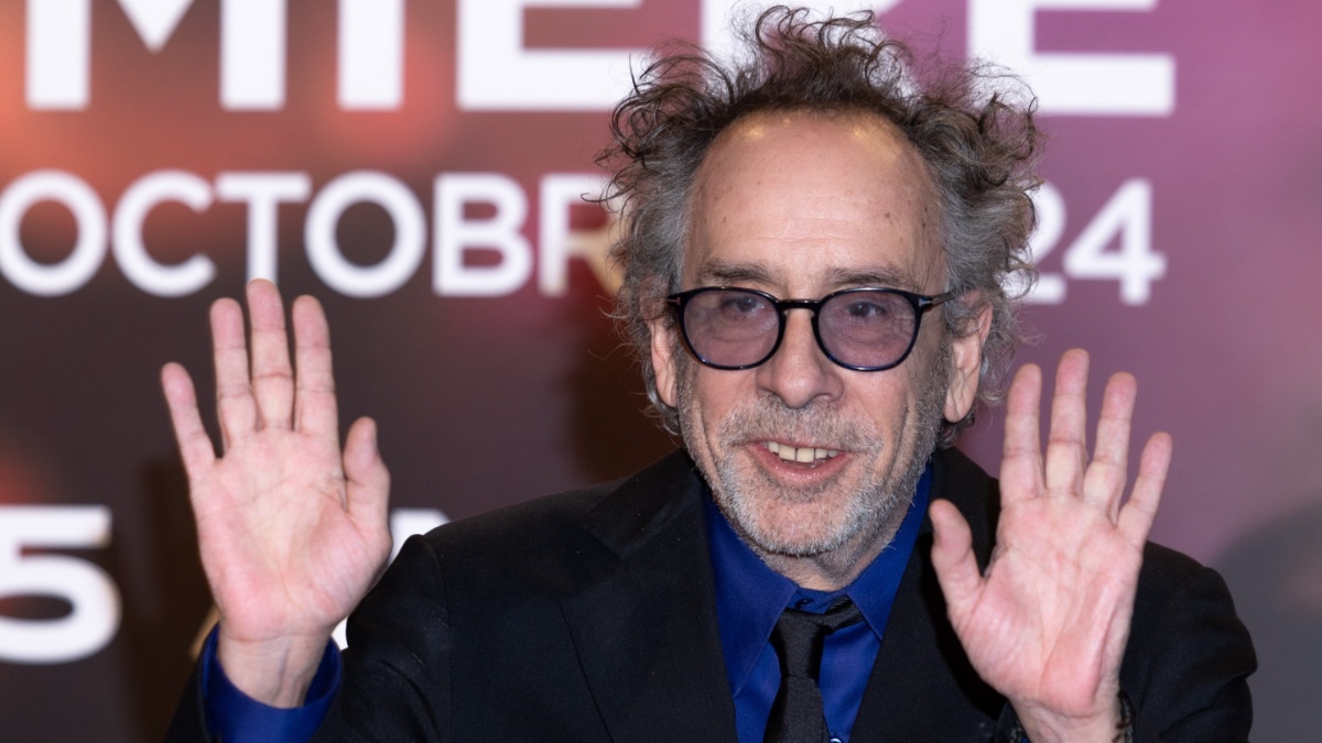 Batman Director Tim Burton Teases His Exciting Next Movie - Comic Book ...