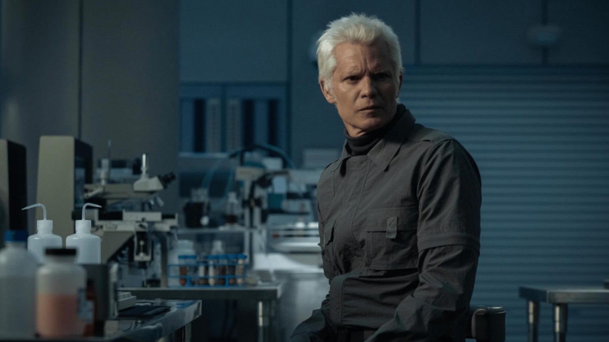 Who Is Kirsh in Alien: Earth? Timothy Olyphant's Character Explained ...