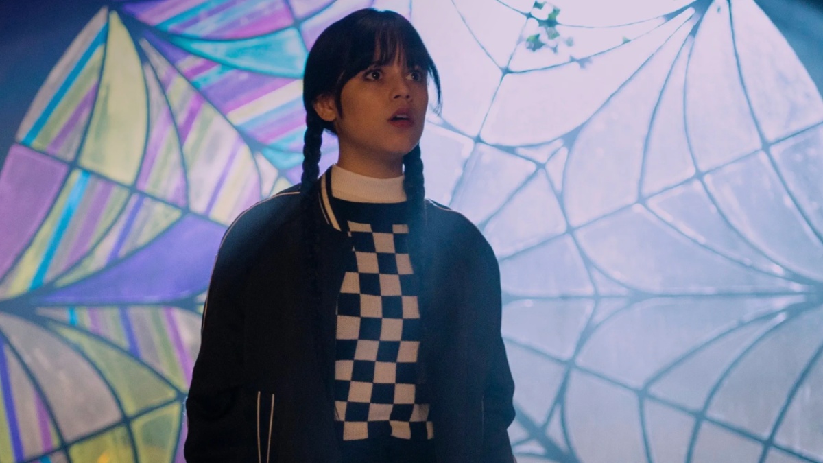 What Is Lois in Wednesday Season 2 Part 1? - Comic Book Movies and ...