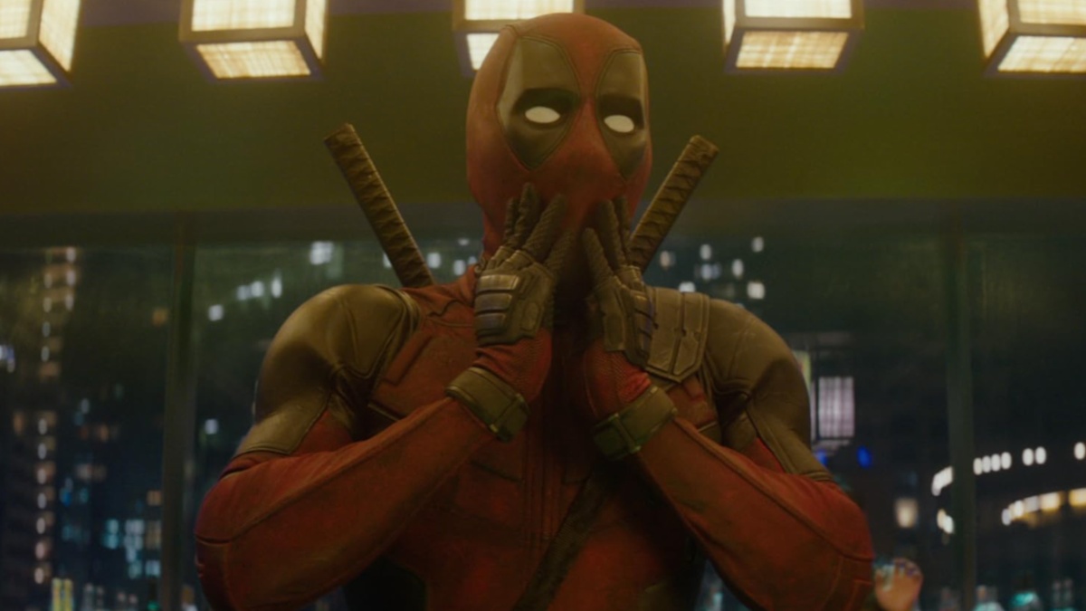 Deadpool 2 Set Photos Show Off Filming in the Full Costume