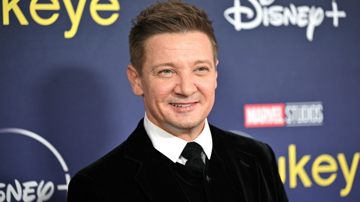 Jeremy Renner Responds to Why Marvel Fired Jonathan Majors & Not Him ...