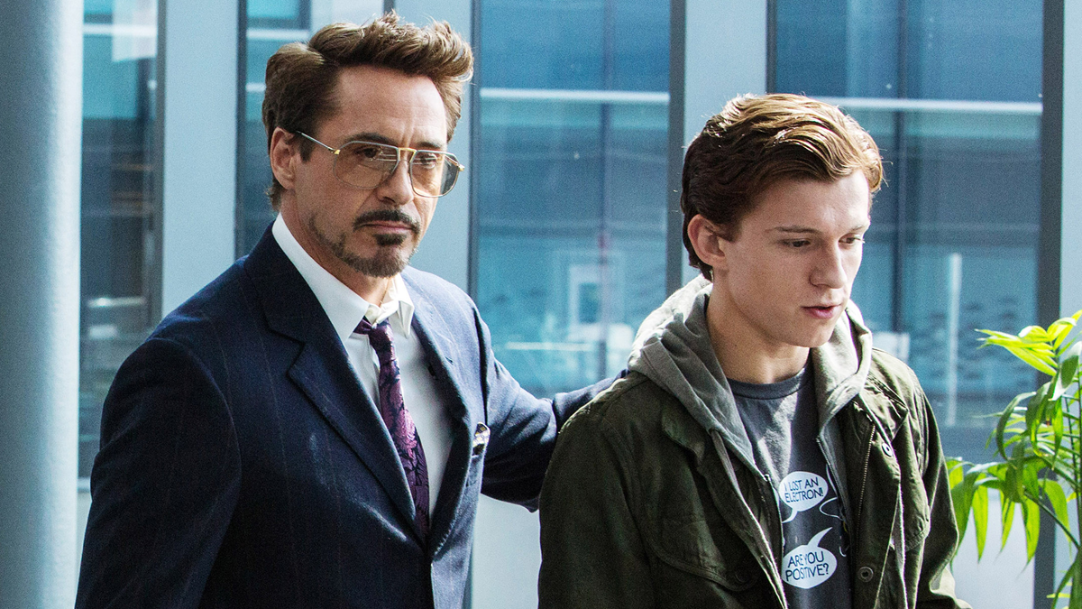 Robert Downey Jr. & Tom Holland’s Surprise Reunion Has MCU Fans ...