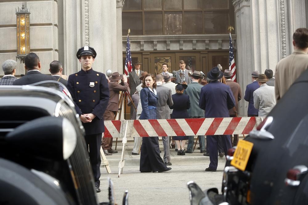 Nearly 40 Photos from the Season Finale of Marvel's Agent Carter ...