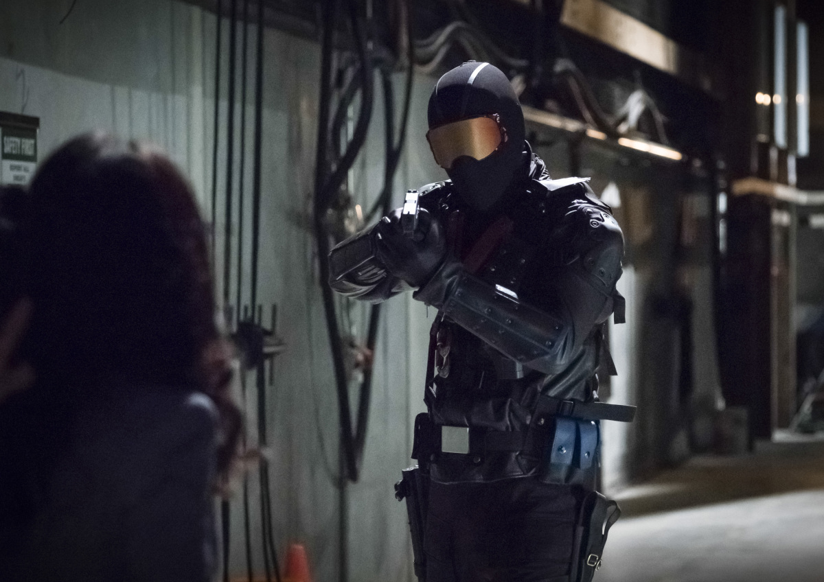 Deathstroke Returns in a New Arrow Promo - SuperHeroHype