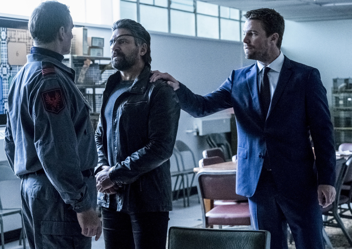 Deathstroke Returns in a New Arrow Promo - SuperHeroHype
