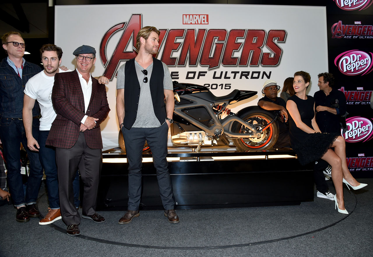 Comic-Con: Avengers: Age of Ultron and Ant-Man Cast Videos and Photos ...