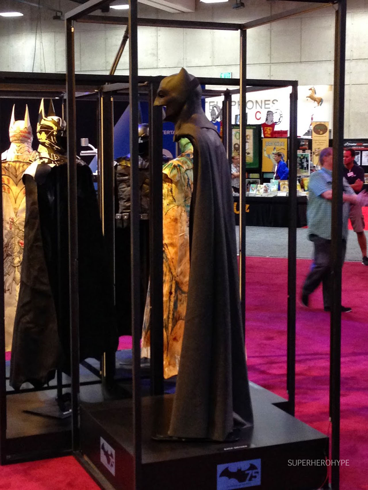 Comic-Con: Photos of the Batsuit from Batman v Superman: Dawn of ...