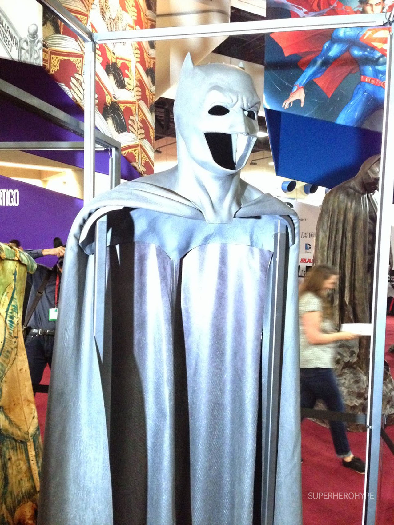 Comic-Con: Photos of the Batsuit from Batman v Superman: Dawn of ...