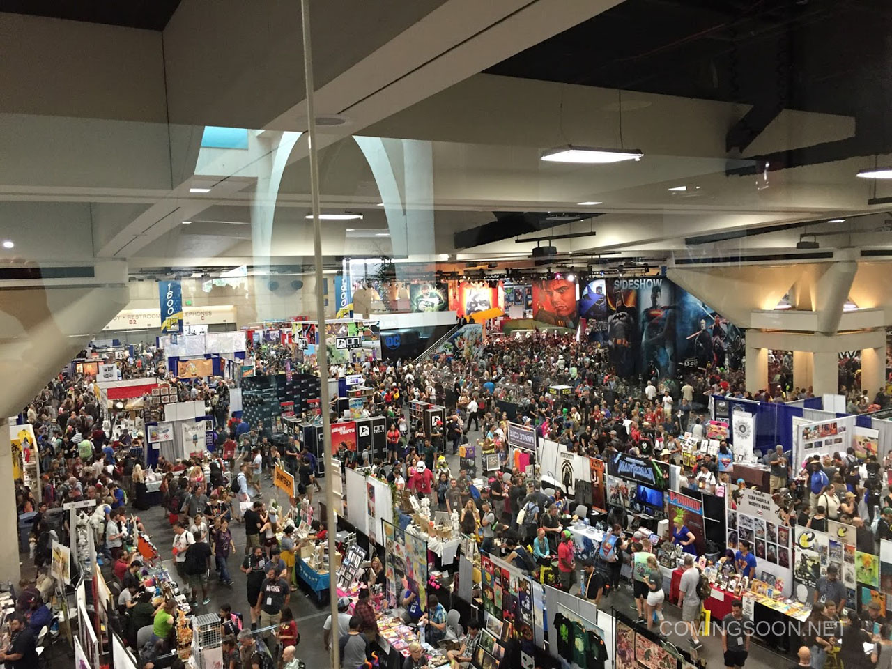 Floor Pictures and Cosplay from Comic-Con 2016