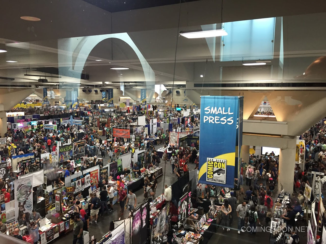 Floor Pictures and Cosplay from Comic-Con 2016