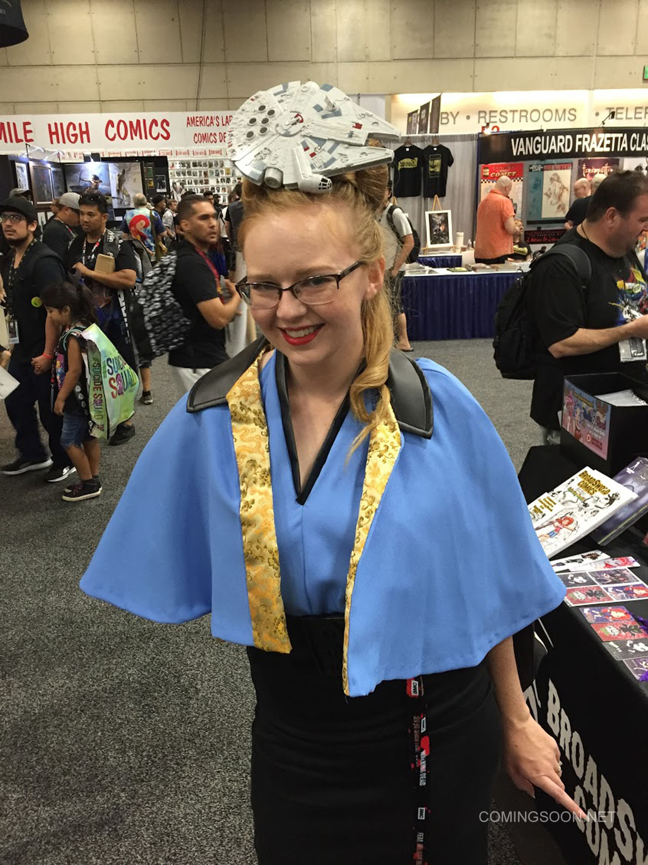 Floor Pictures and Cosplay from Comic-Con 2016