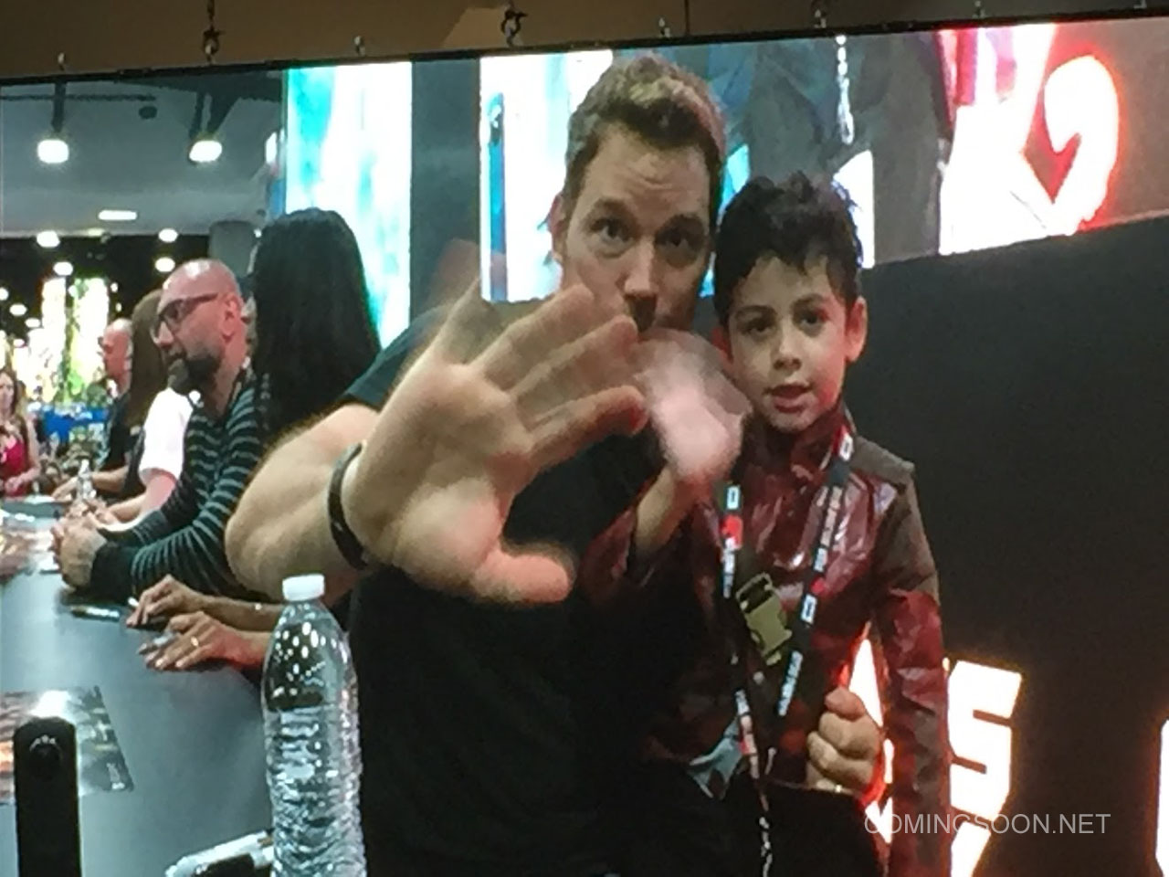 Floor Pictures and Cosplay from Comic-Con 2016