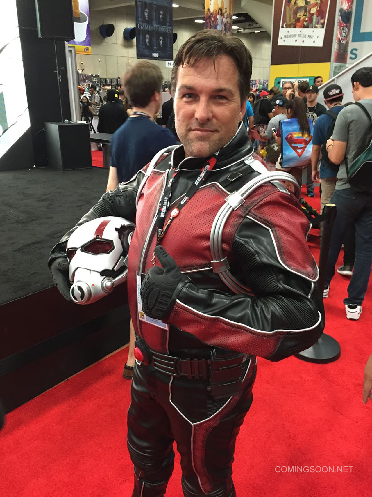 Floor Pictures and Cosplay from Comic-Con 2016