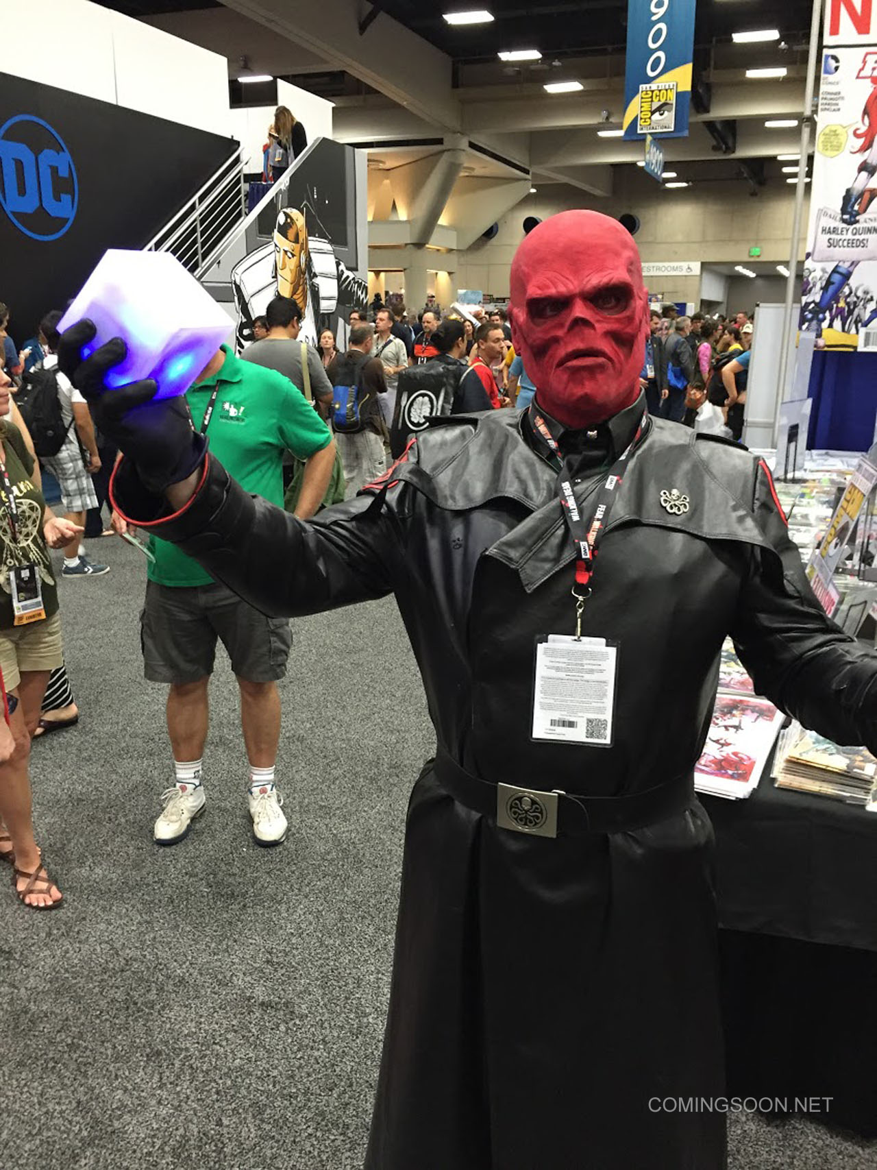 Floor Pictures and Cosplay from Comic-Con 2016