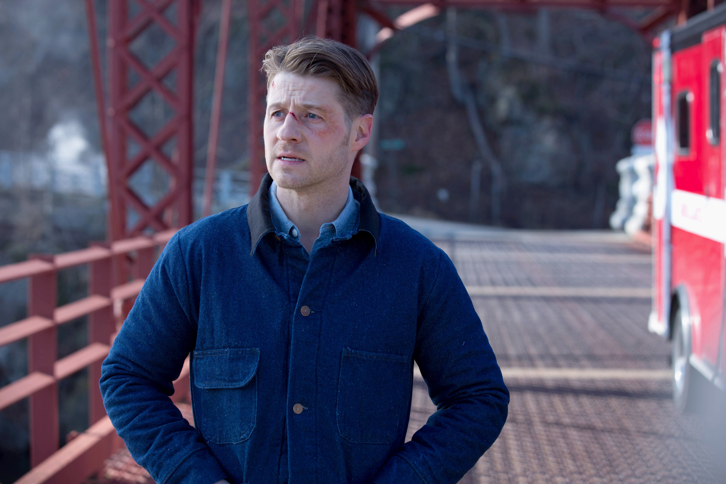 James Gordon Makes Friends in New Gotham Photos
