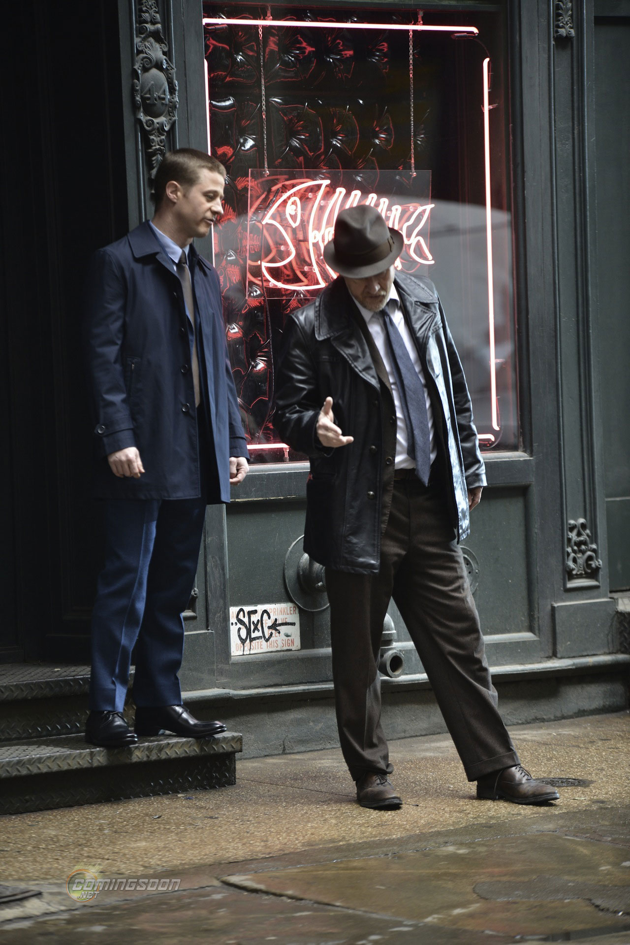 Meet the Wayne Family in New Gotham Set Photos - Comic Book Movies and ...