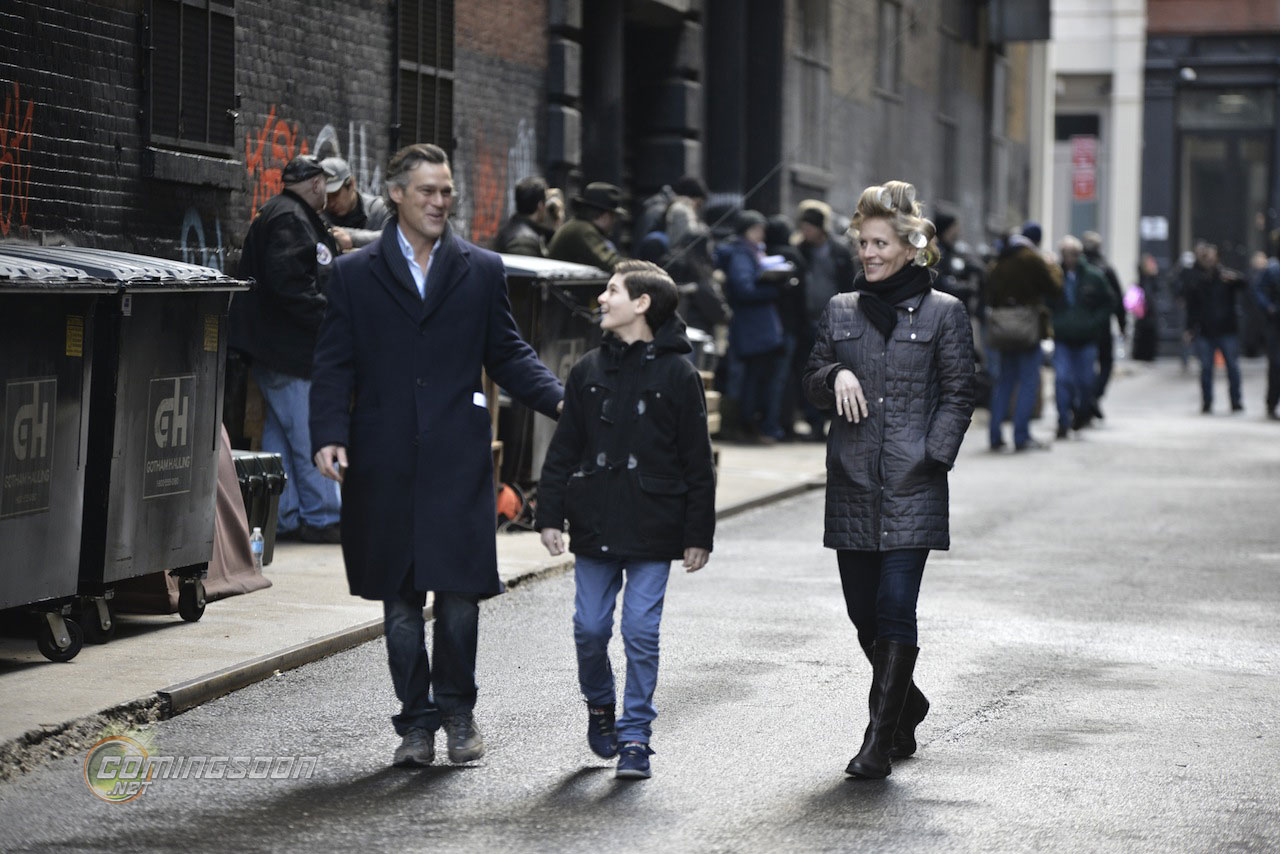 Meet the Wayne Family in New Gotham Set Photos - Comic Book Movies and ...